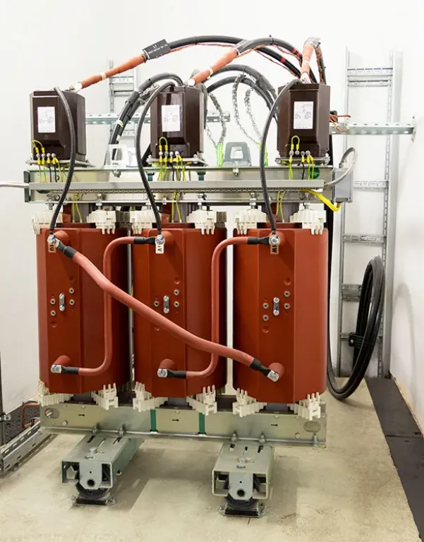 Transformateur de type sec : gestion de tension